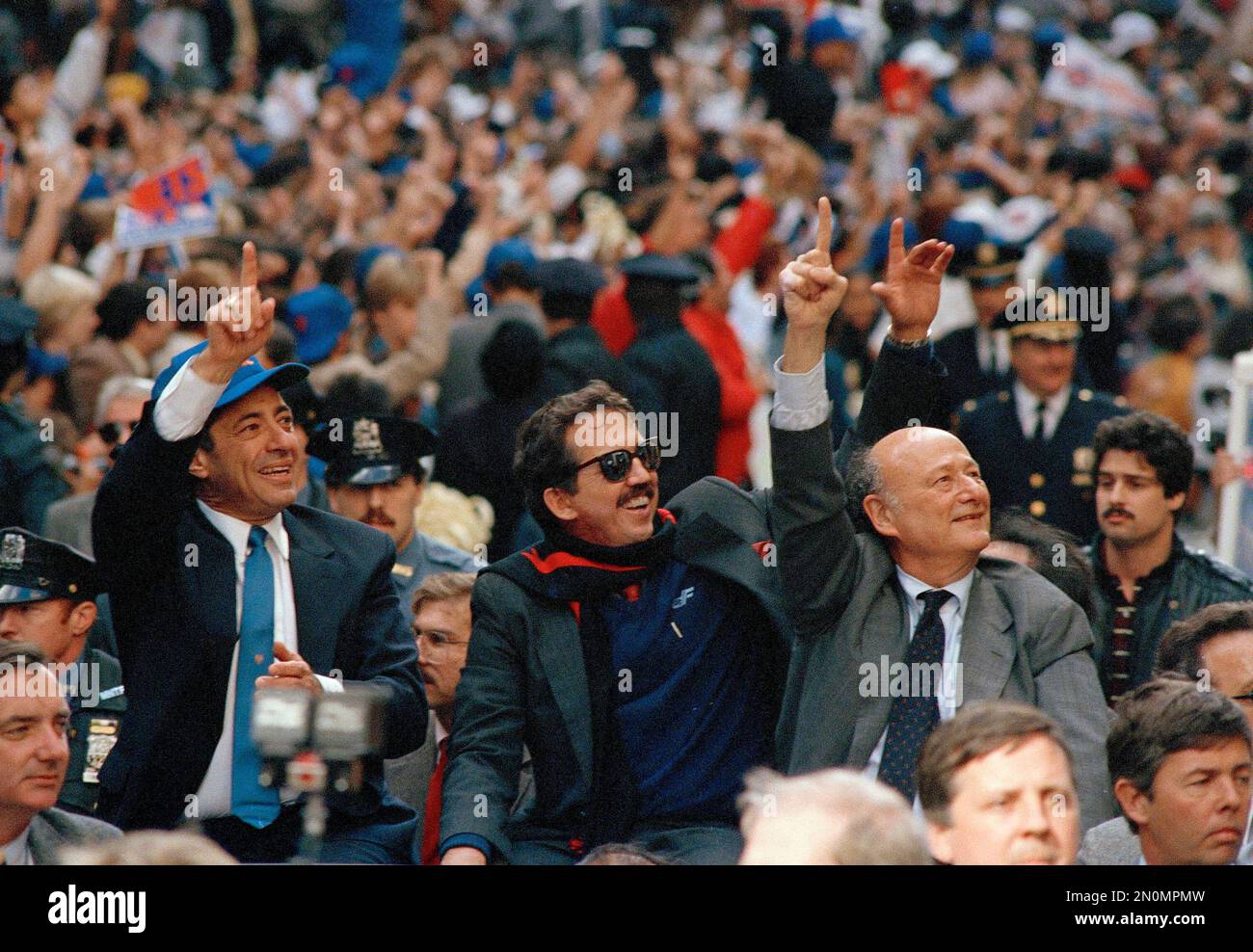 New York Governor Mario Cuomo, left, New York Mets Manager Davey ...