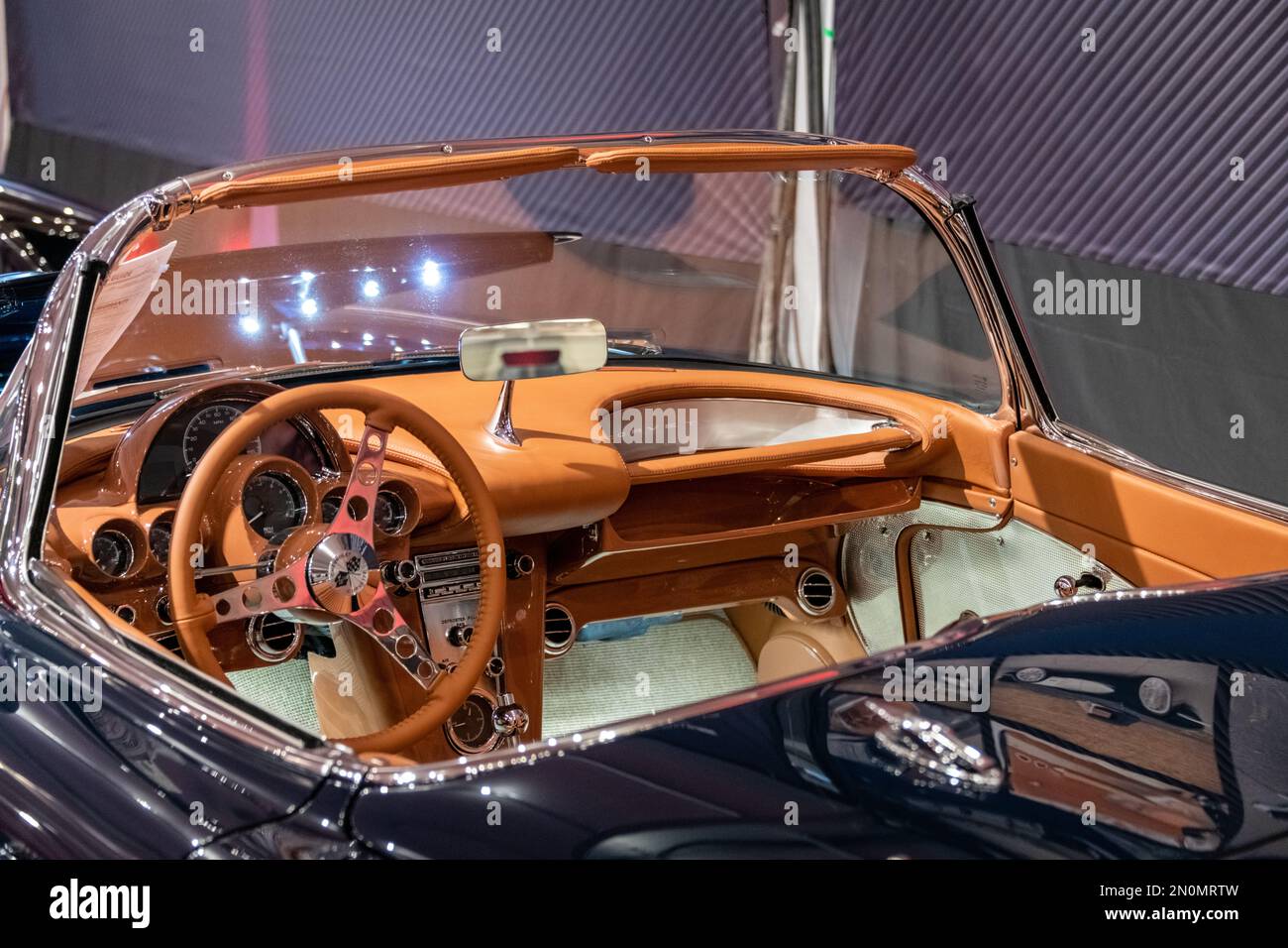 Vintage Chevrolet Corvette Convertible Interior Stock Photo - Alamy