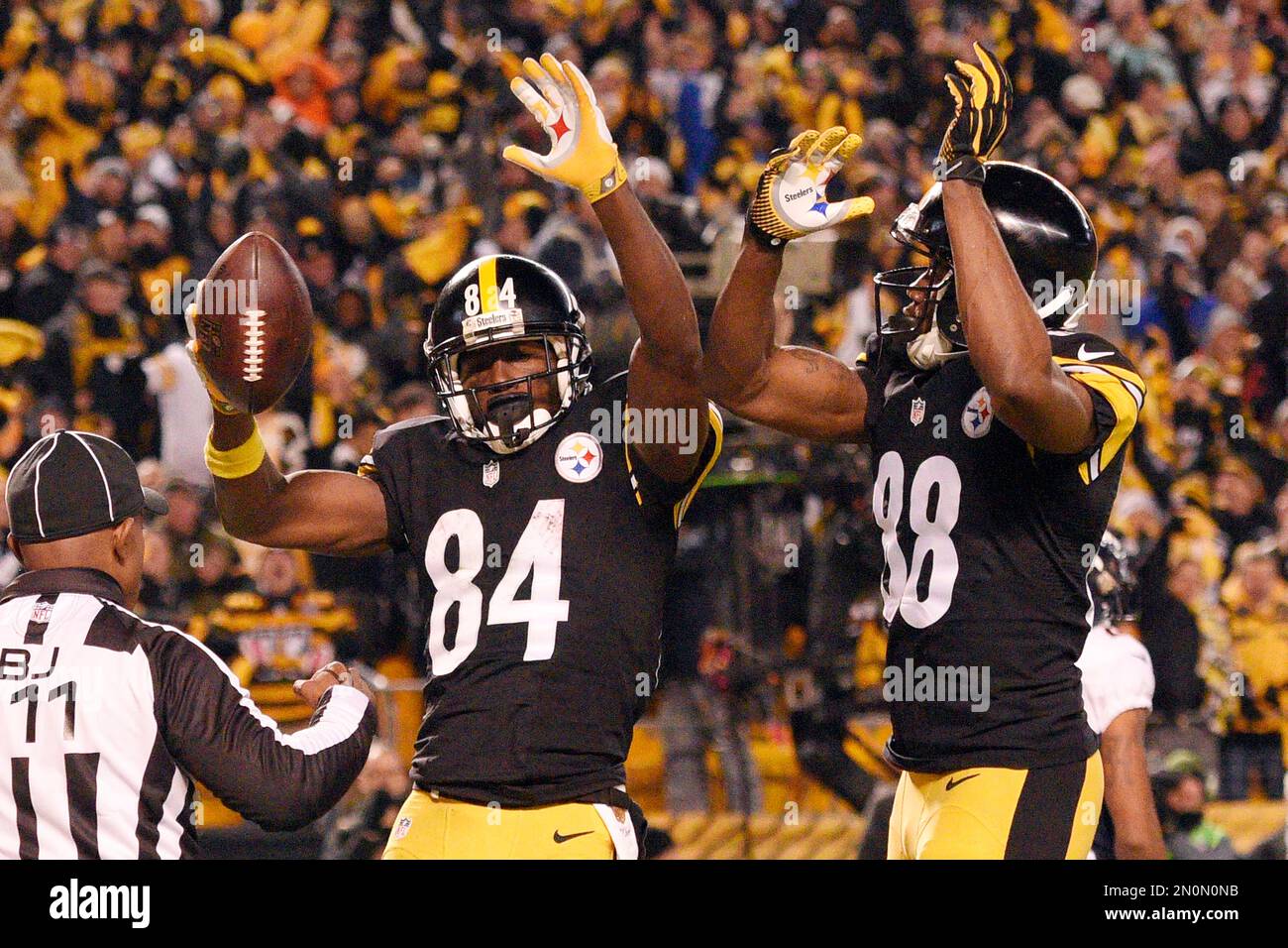 Pittsburgh Steelers wide receiver Antonio Brown (84) celebrates his ...
