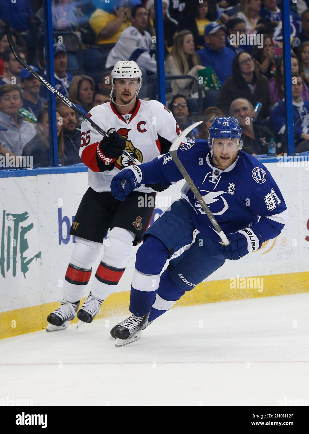 Tampa Bay Lightning center Steven Stamkos (91) skates against Ottawa ...