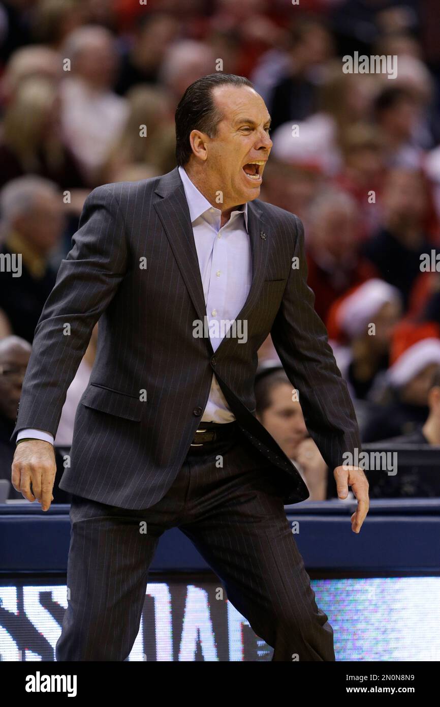 Notre Dame head coach Mike Brey in the first half of an NCAA college ...