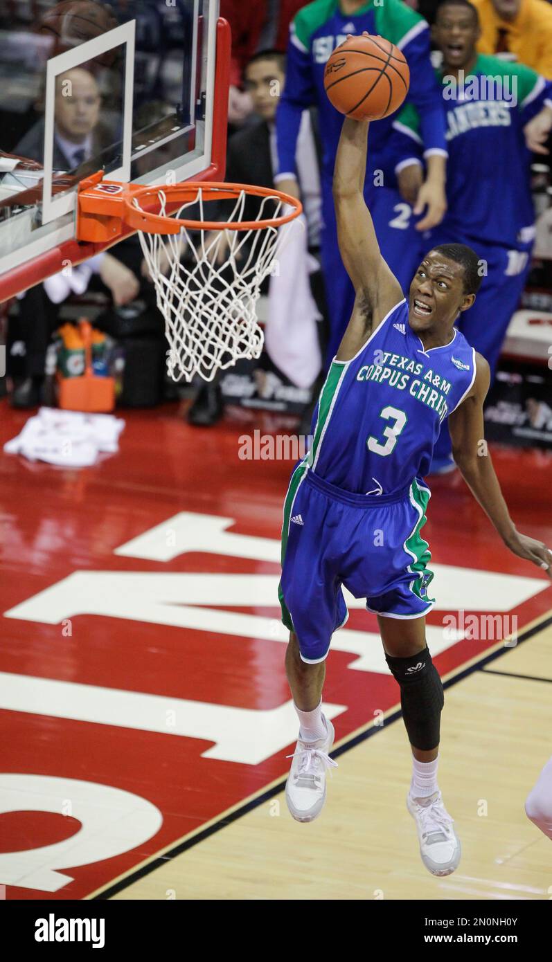 Texas A&M Corpus Christi's Joe Kilgore (3) against Wisconsin during the ...