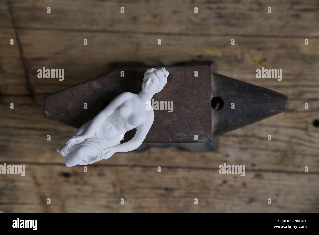 Broken statue of woman representing concept of violence Stock Photo - Alamy