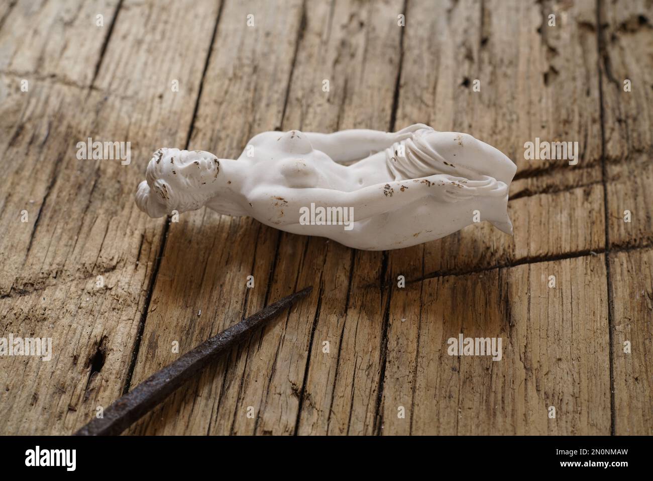 Broken statue of woman representing concept of violence Stock Photo - Alamy