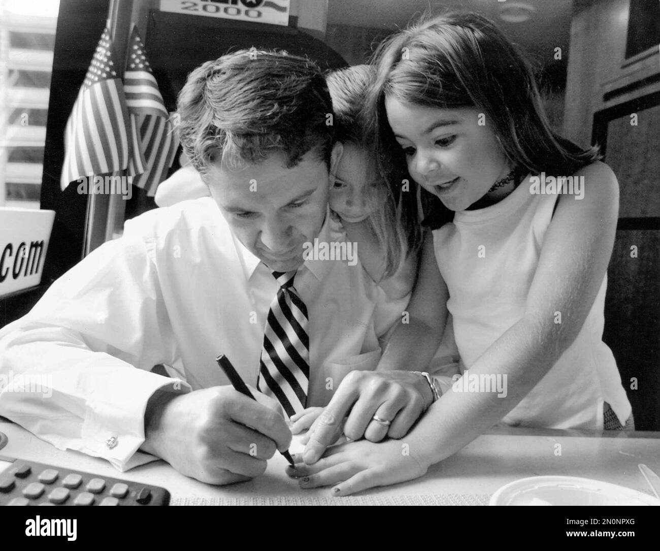 U.S. Senate candidate Rep. Rick Lazio, R-N.Y., decorates the ...