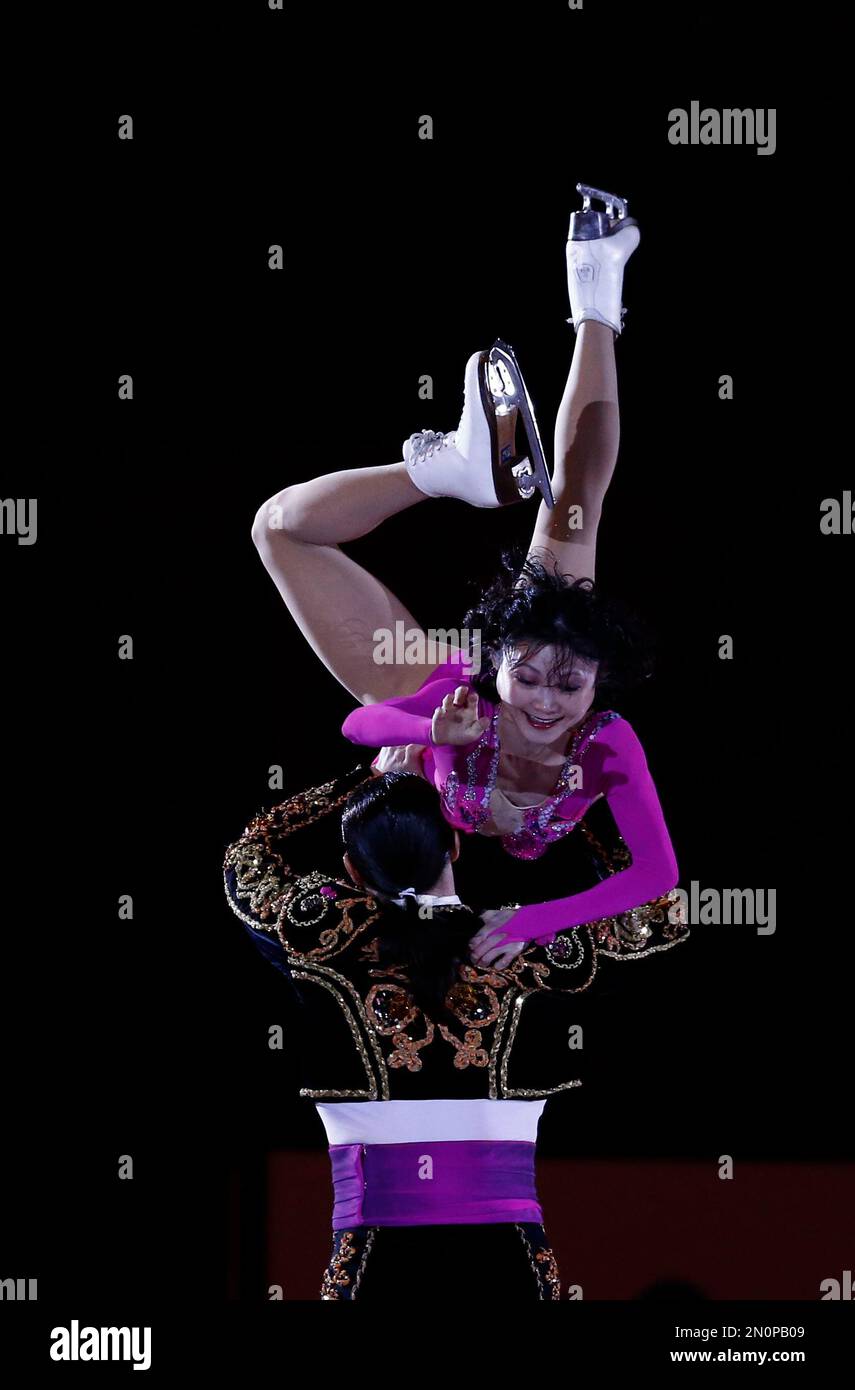 Yuko Kavaguti and Alexander Smirnov of Russia perform during the ...