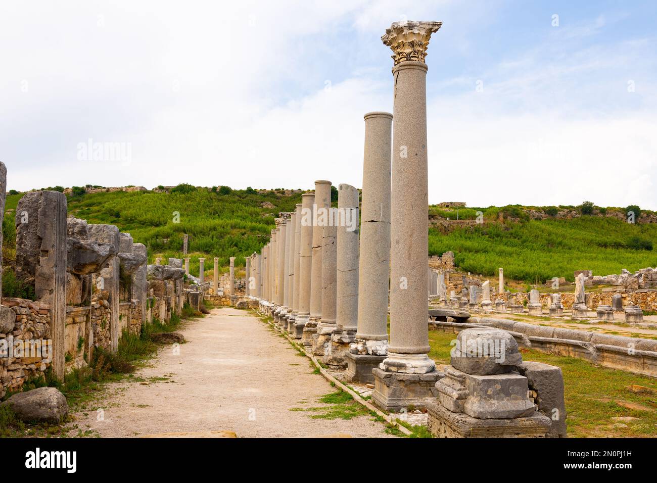 Roman columned street of perge hi-res stock photography and images - Alamy