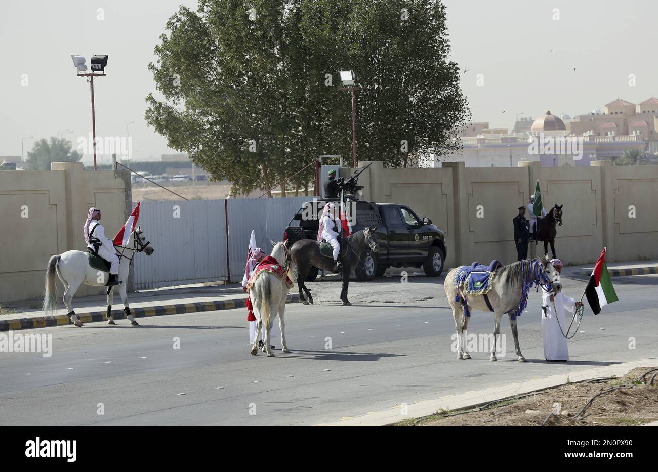 Saudi Royal Guard forces and Cavalry Regiment stand guard outside ...