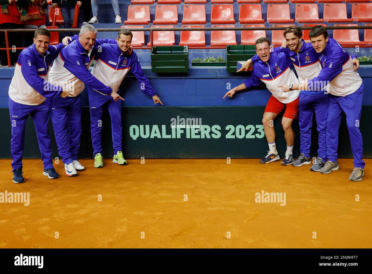 Vit kopriva tennis hi-res stock photography and images - Alamy