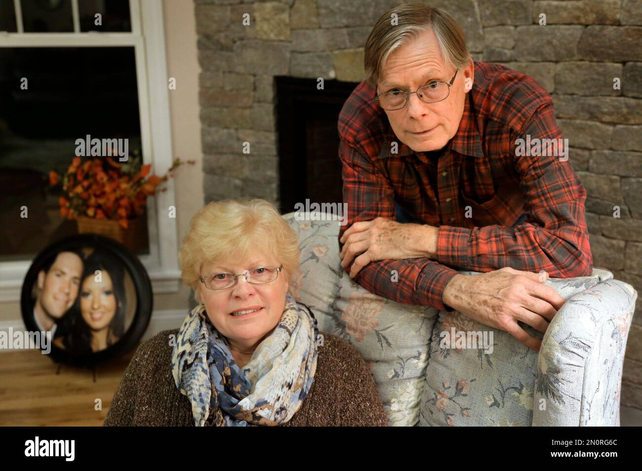 In this Monday, Nov. 9, 2015 photo, Rosanne Carruthers, center, and her ...