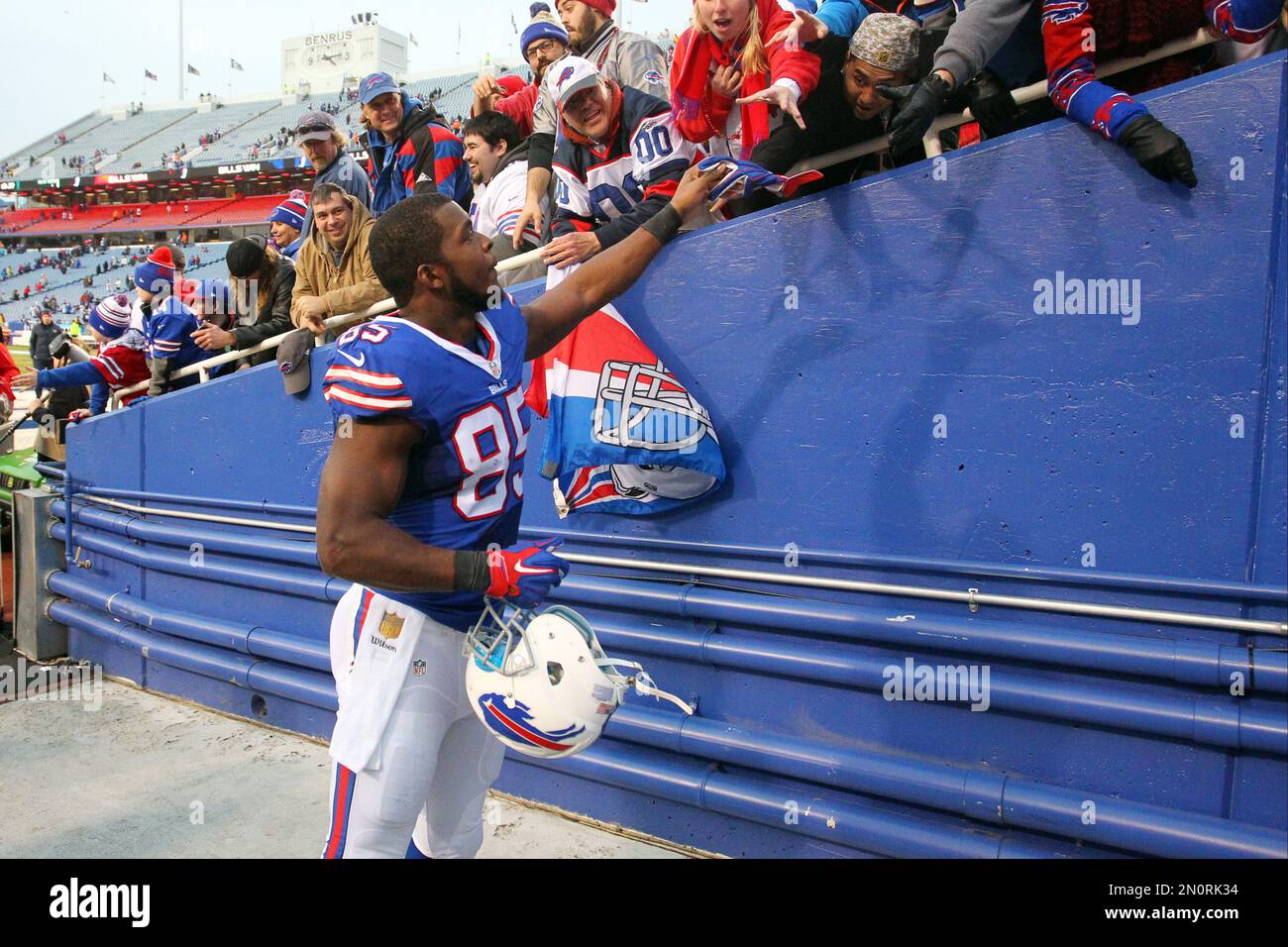 Buffalo Bills tight end Charles Clay (85) leaves the field after an NFL ...