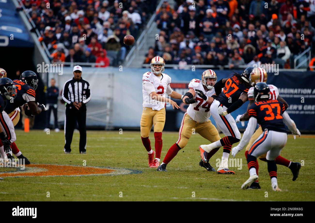 San Francisco 49ers quarterback Blaine Gabbert (2) passes against the ...