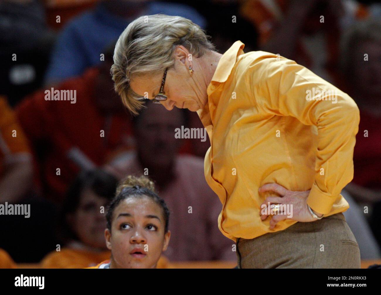 Tennessee head coach Holly Warlick looks down in the second half of an ...
