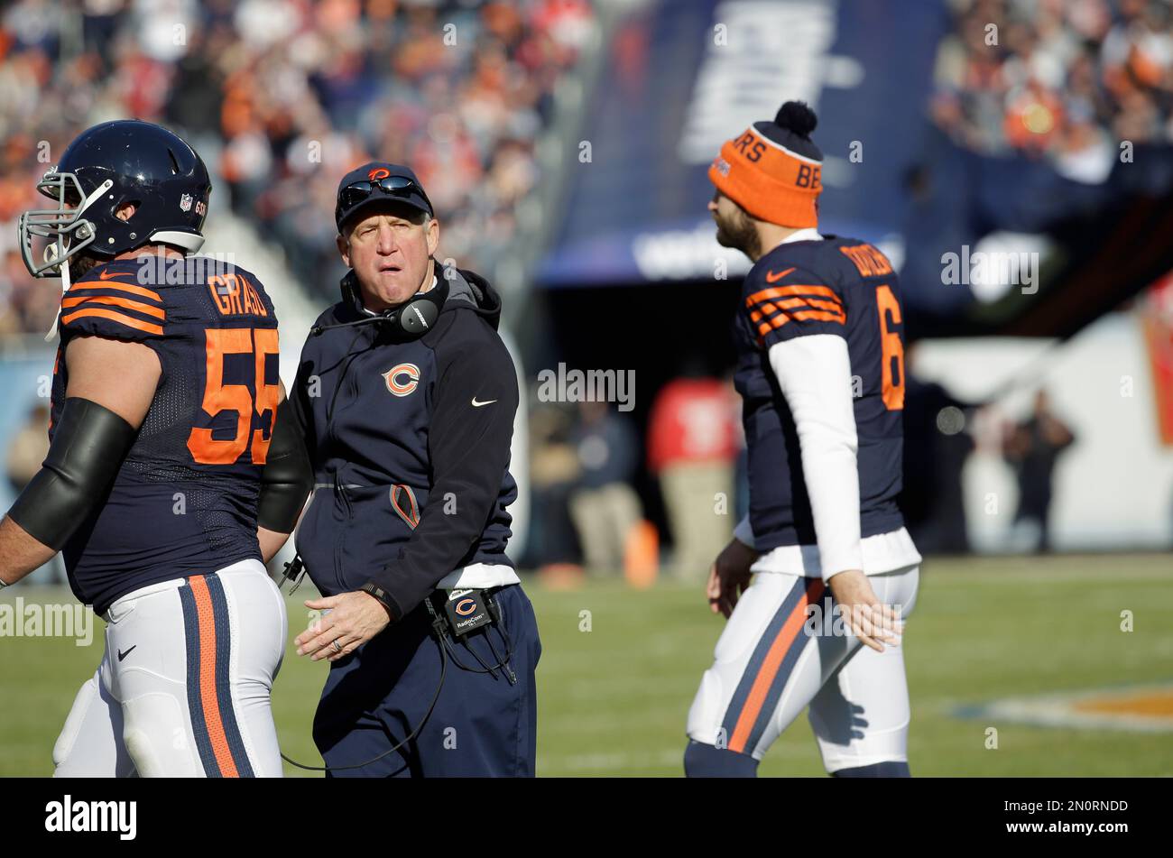 Chicago Bears head coach John Fox on the sideline during the first half ...