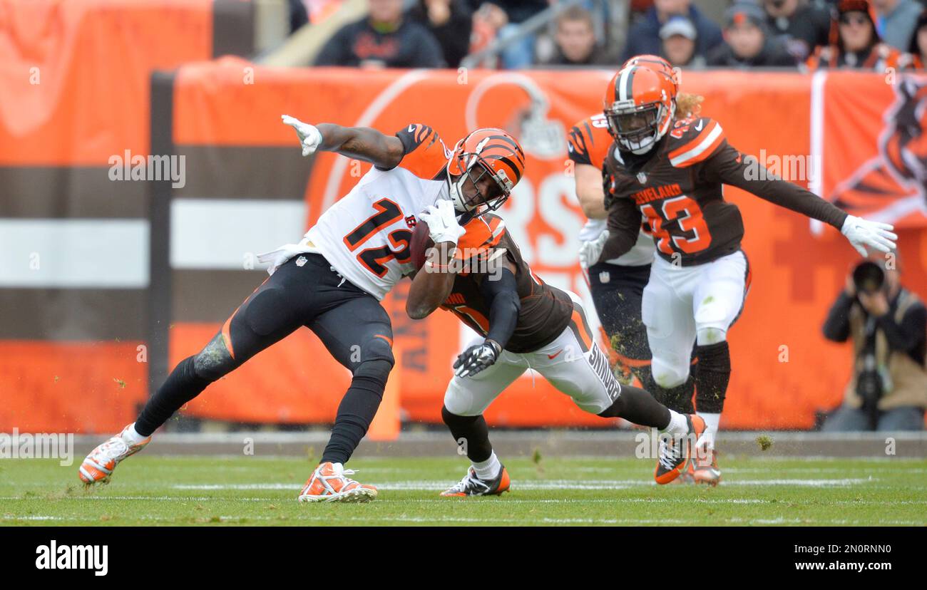 Cincinnati Bengals wide receiver Mohamed Sanu (12) runs for seven yards ...