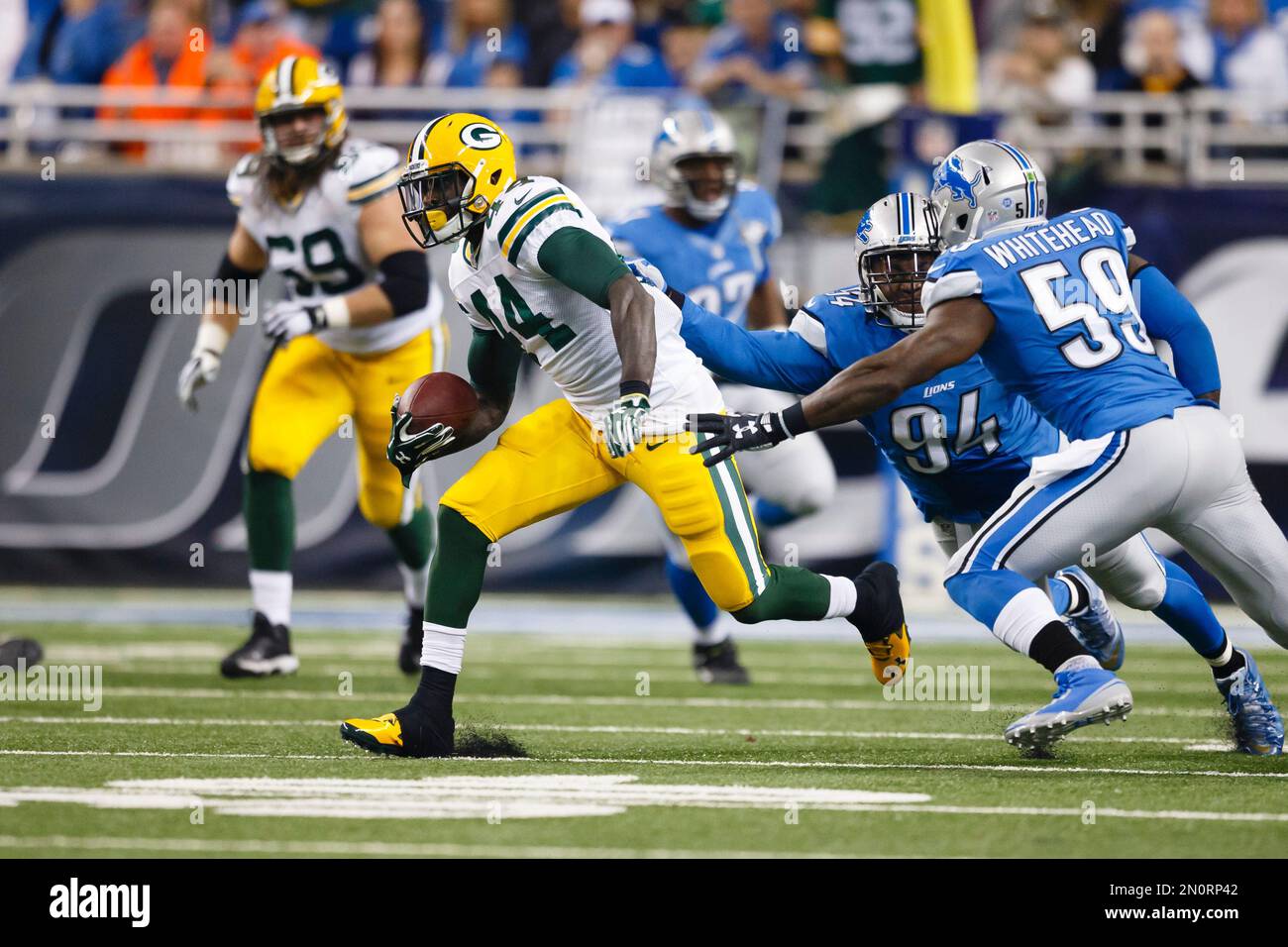 Green Bay Packers running back James Starks (44) rushes against the ...