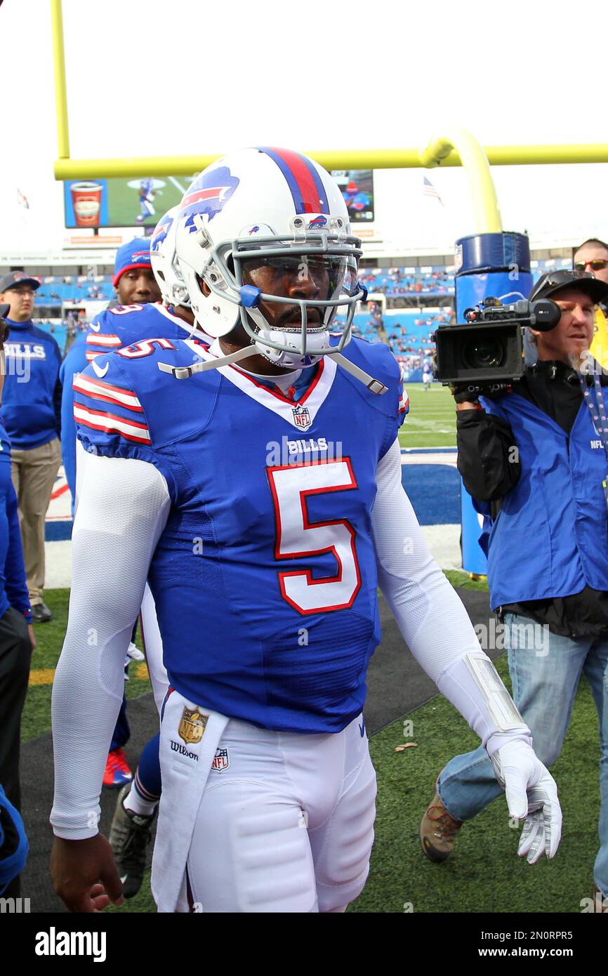 Buffalo Bills quarterback Tyrod Taylor leaves the field after warming ...