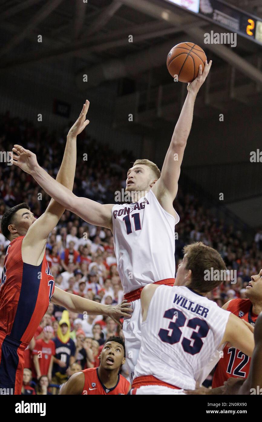 Gonzaga's Domantas Sabonis (11) shoots against Arizona's Dusan Ristic during the first half of ...