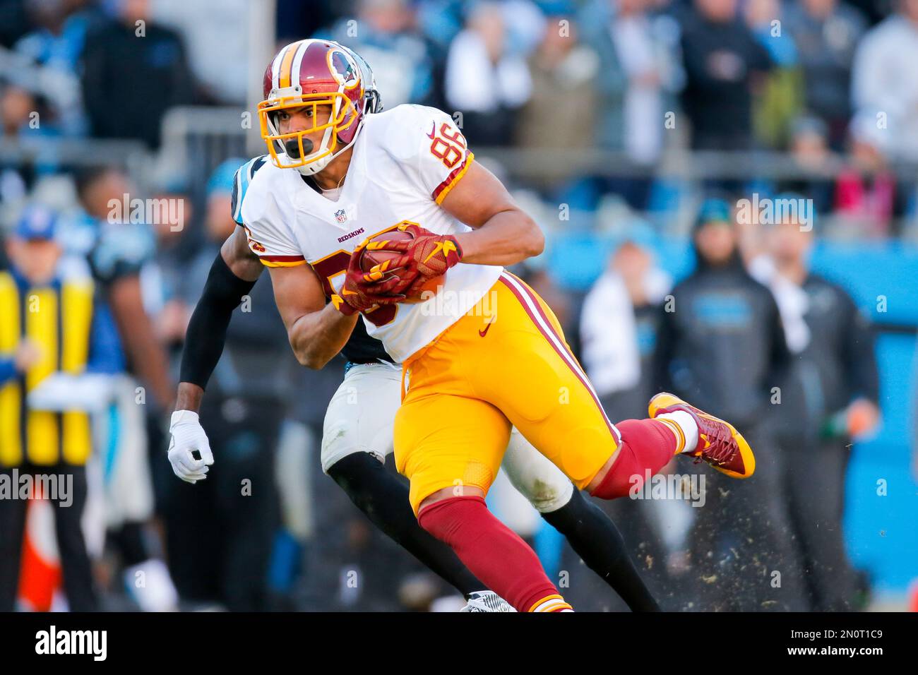 Washington Redskins tight end Jordan Reed (86) runs the ball against ...