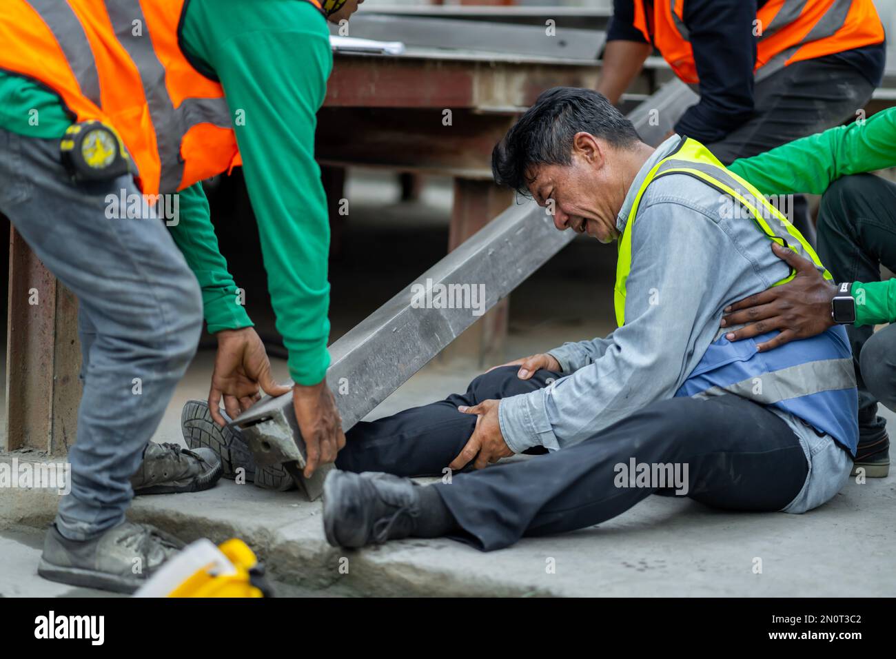 Man unconscious accident fall hi-res stock photography and images - Alamy