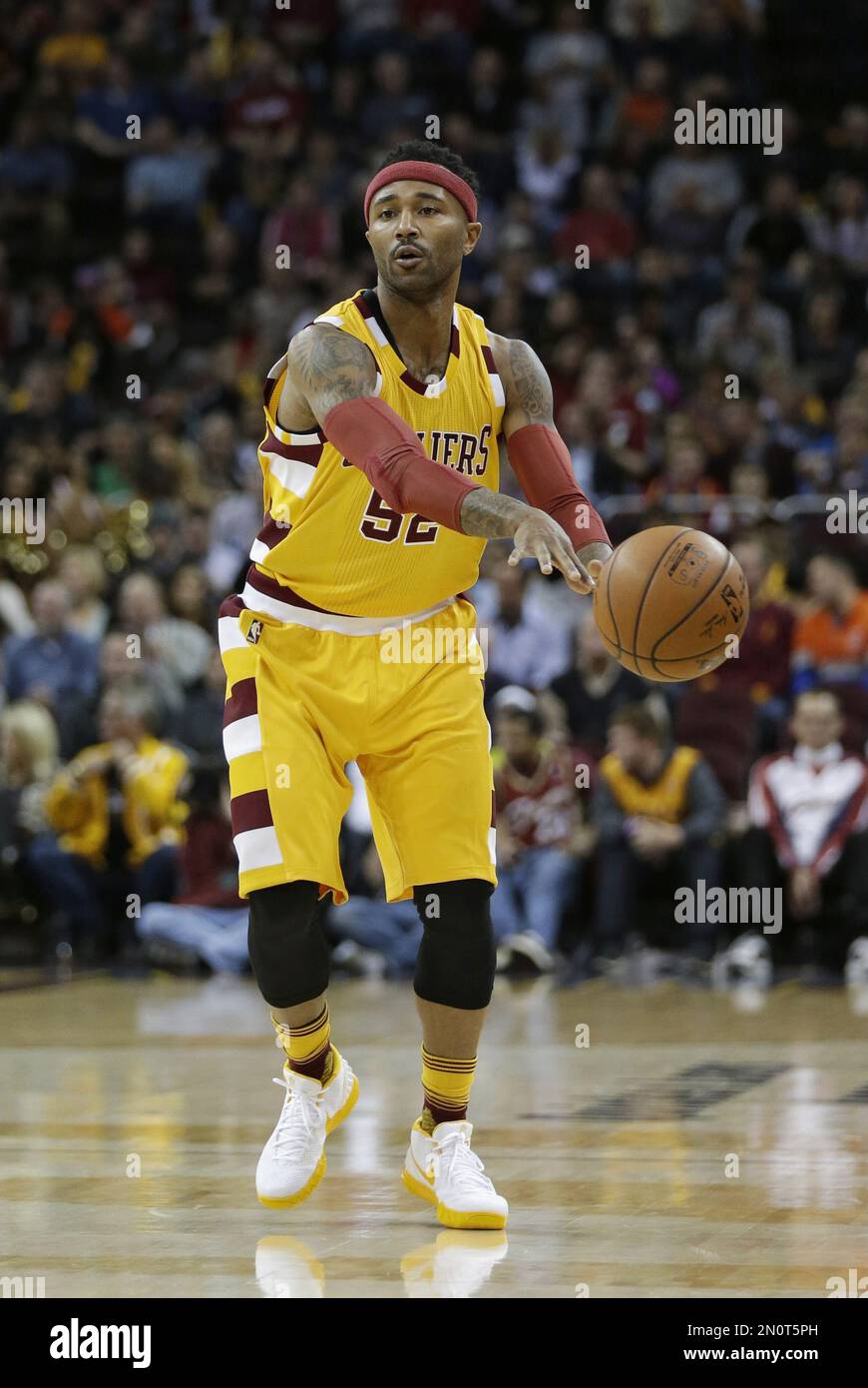 Cleveland Cavaliers' Mo Williams drives the ball down court in the ...