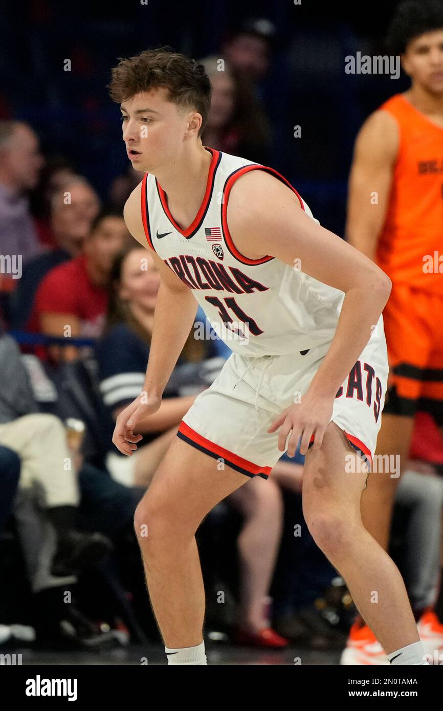 Arizona guard Ben Ackerley (21) during the first half of an NCAA ...