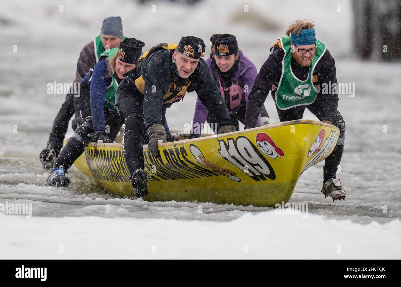 Ice canoe race hi-res stock photography and images - Alamy