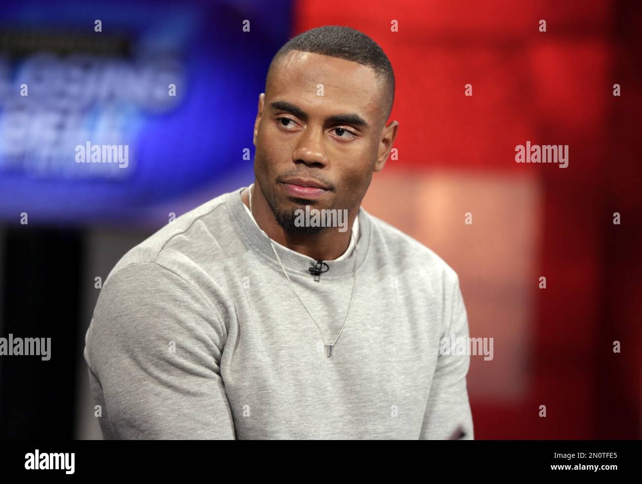 Host Liz Claman interviews New York Giants running back Rashad Jennings ...