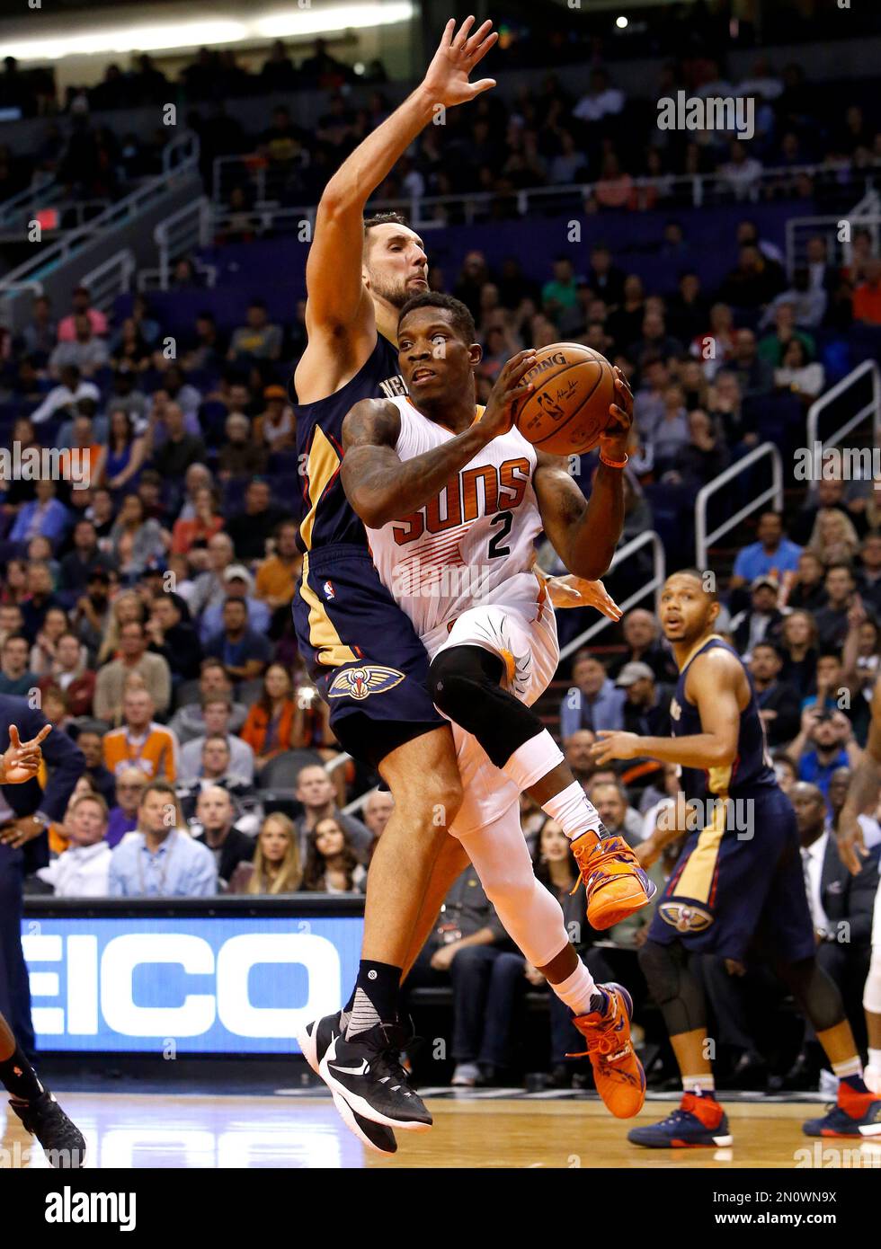 Phoenix Suns guard Eric Bledsoe (2) in the first quarter during an NBA ...