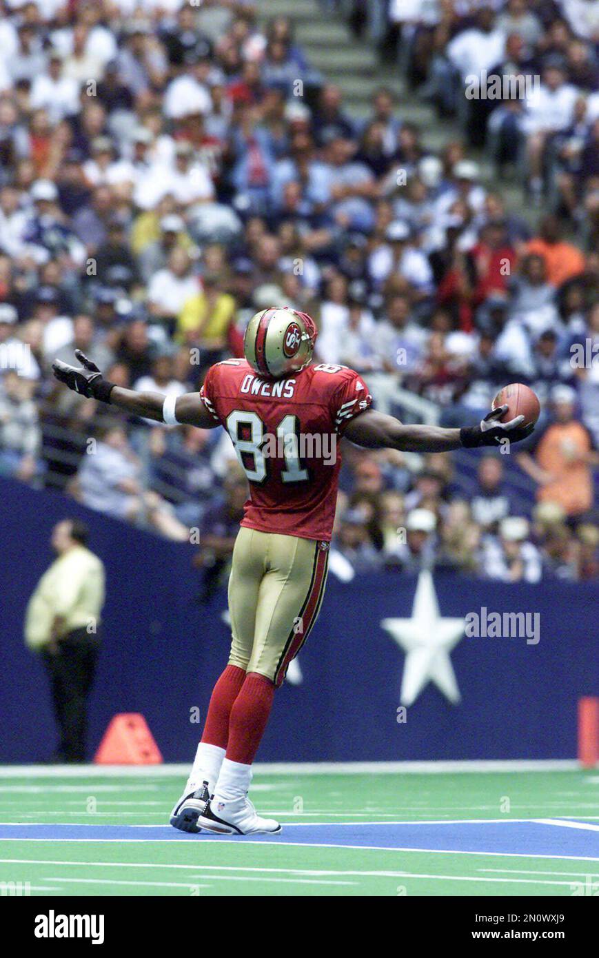 FILE - In this Sept. 24, 2000, file photo, San Francisco 49ers' Terrell ...