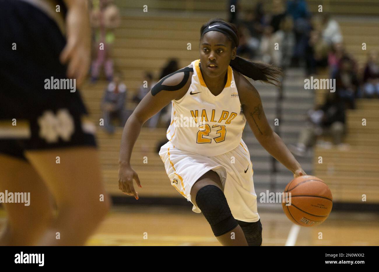 Valparaiso’s Imani Scott-Thompson (23) drives in during the second half ...