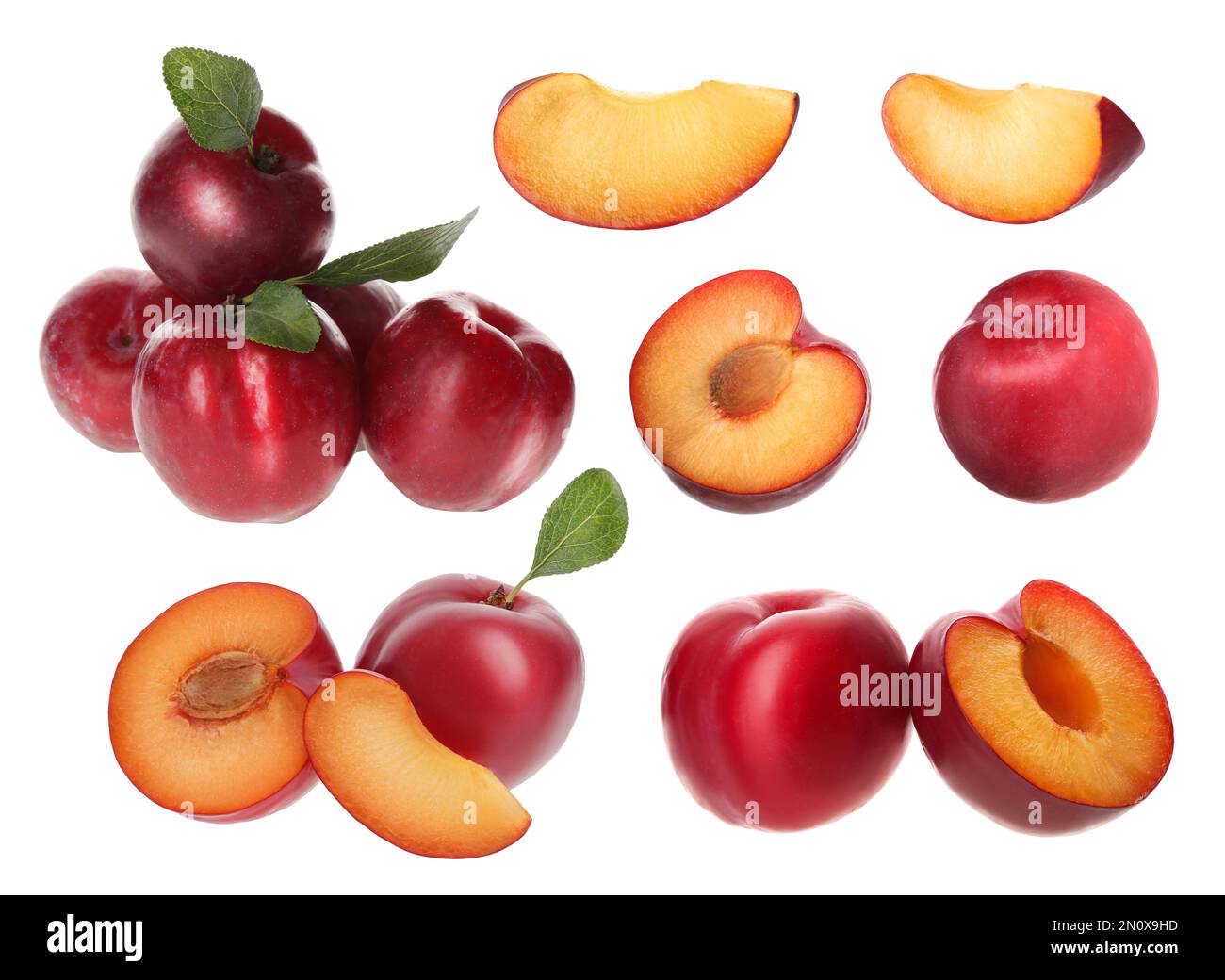 Ripe single plums hi-res stock photography and images - Alamy