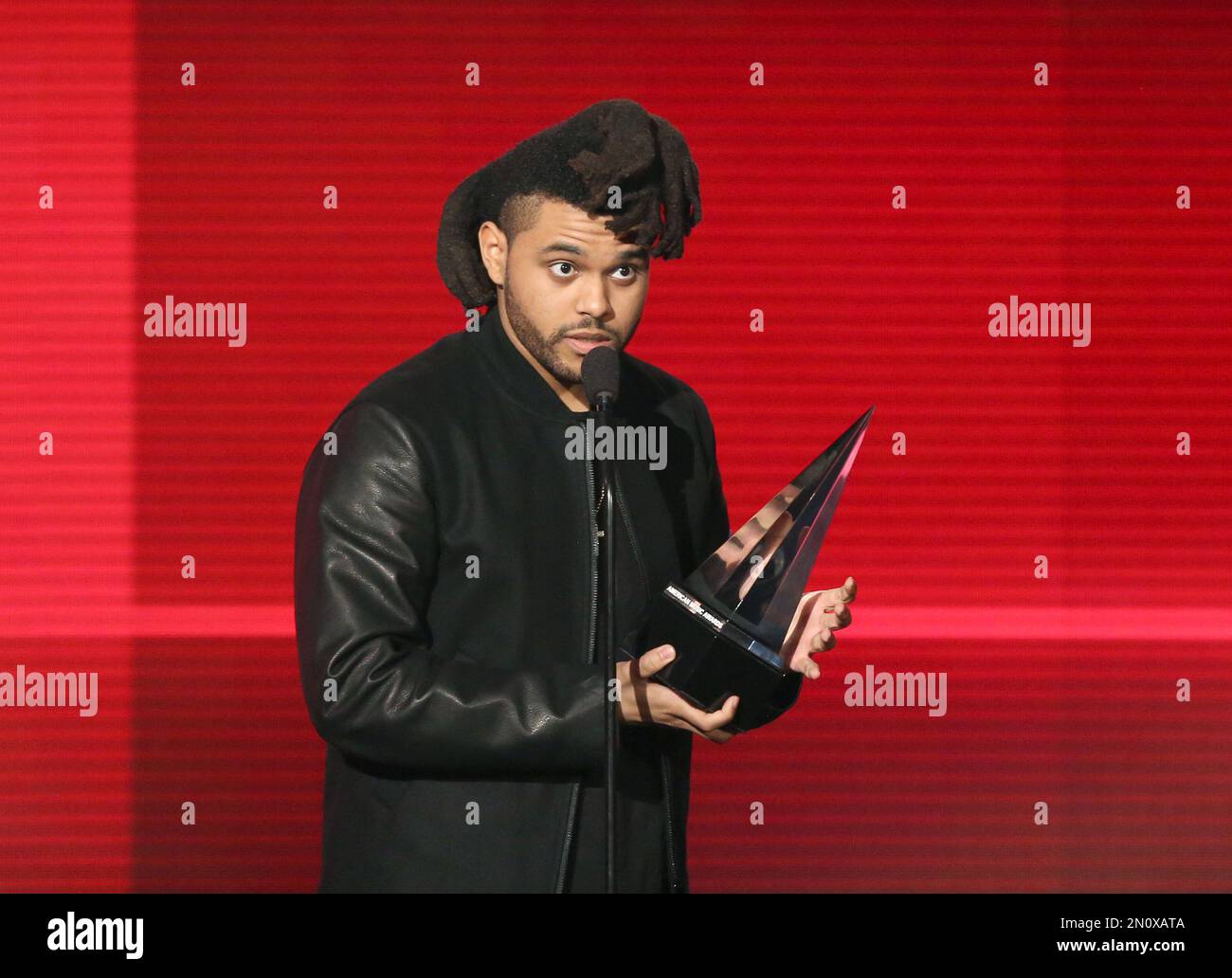The Weeknd accepts award for best soul/R&B male artist at the American ...