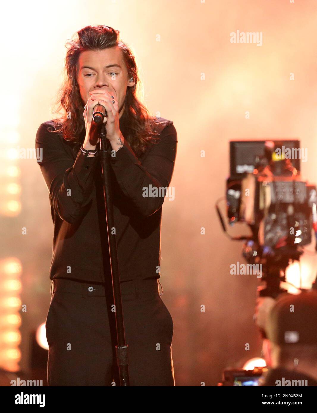 Harry Styles of One Direction perform at the American Music Awards at ...