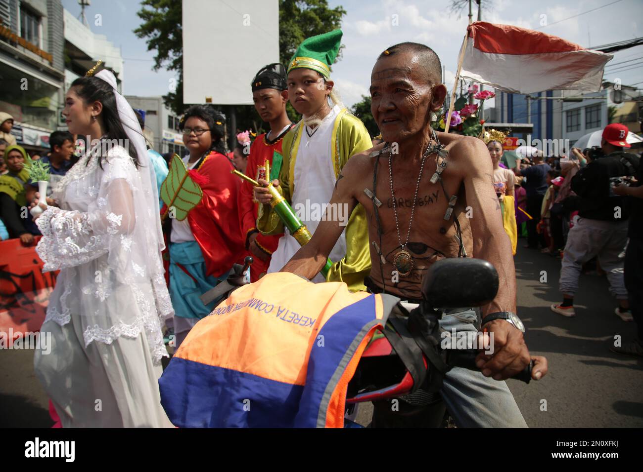 Bekasi City, West Java, Indonesia. 5th Feb, 2023. People of Chinese ...