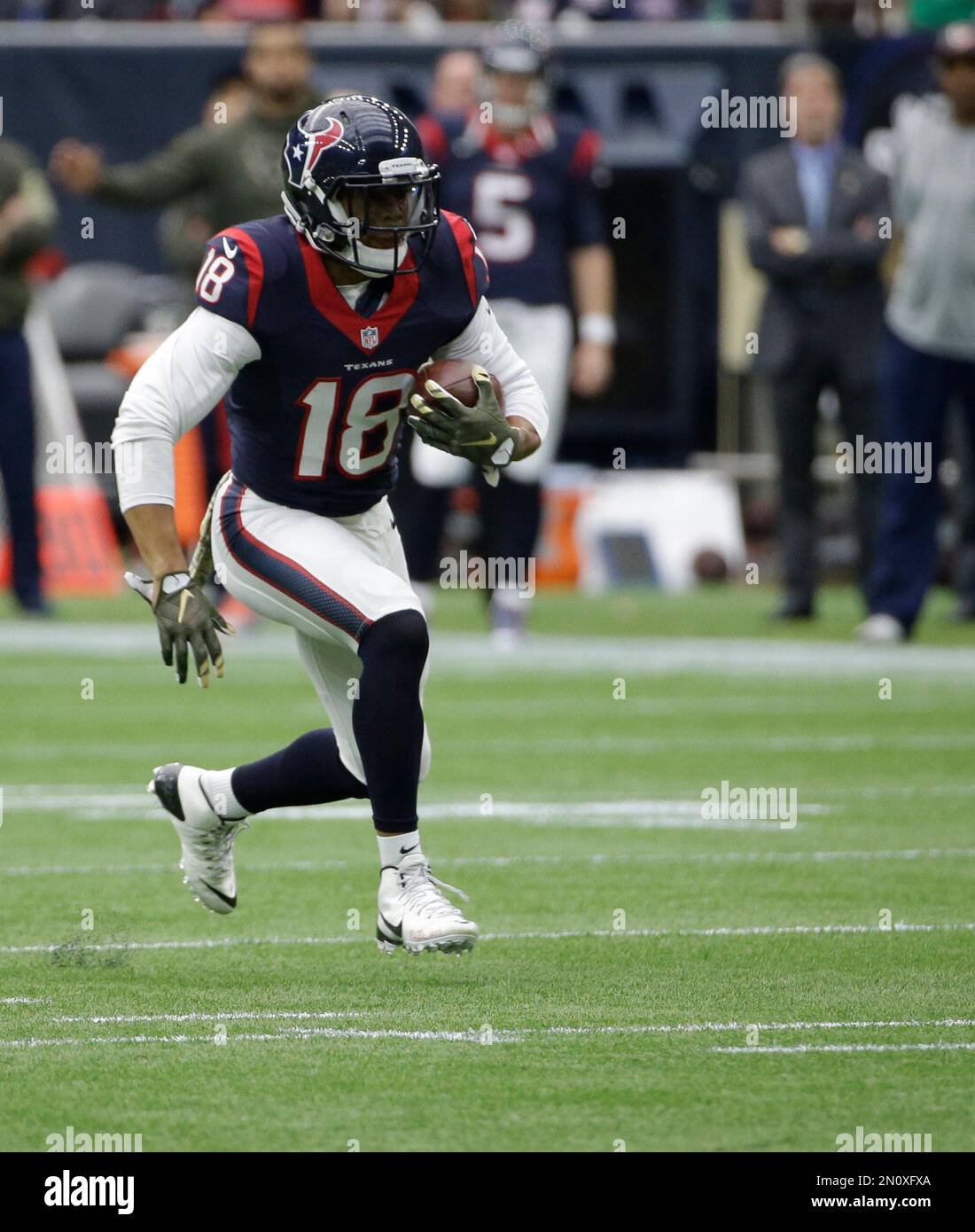 Houston Texans wide receiver Cecil Shorts (18) makes a play against the ...
