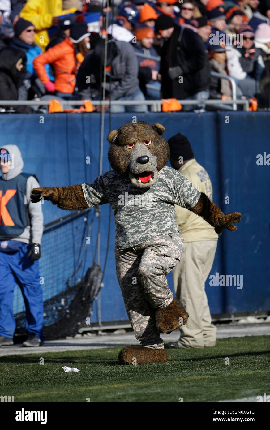 Chicago Bears mascot Staley Da Bear dances on the sideline during the ...