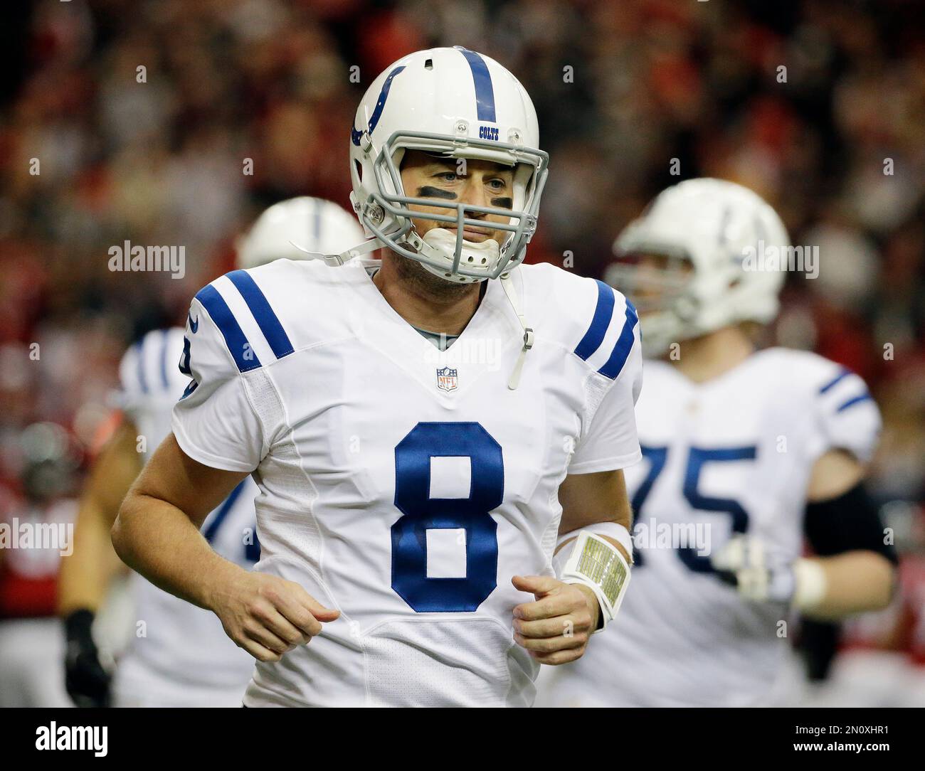 Indianapolis Colts quarterback Matt Hasselbeck (8) runs off the field ...