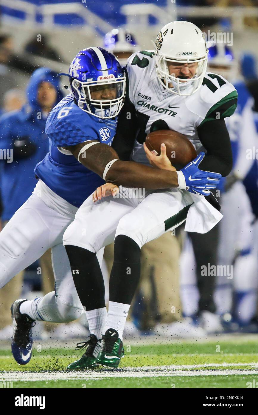 Kentucky defensive end Jason Hatcher sacks Charlotte quarterback Brooks ...