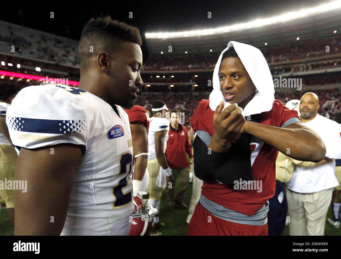 Alabama running back Kenyan Drake (17) shows off his injury to ...