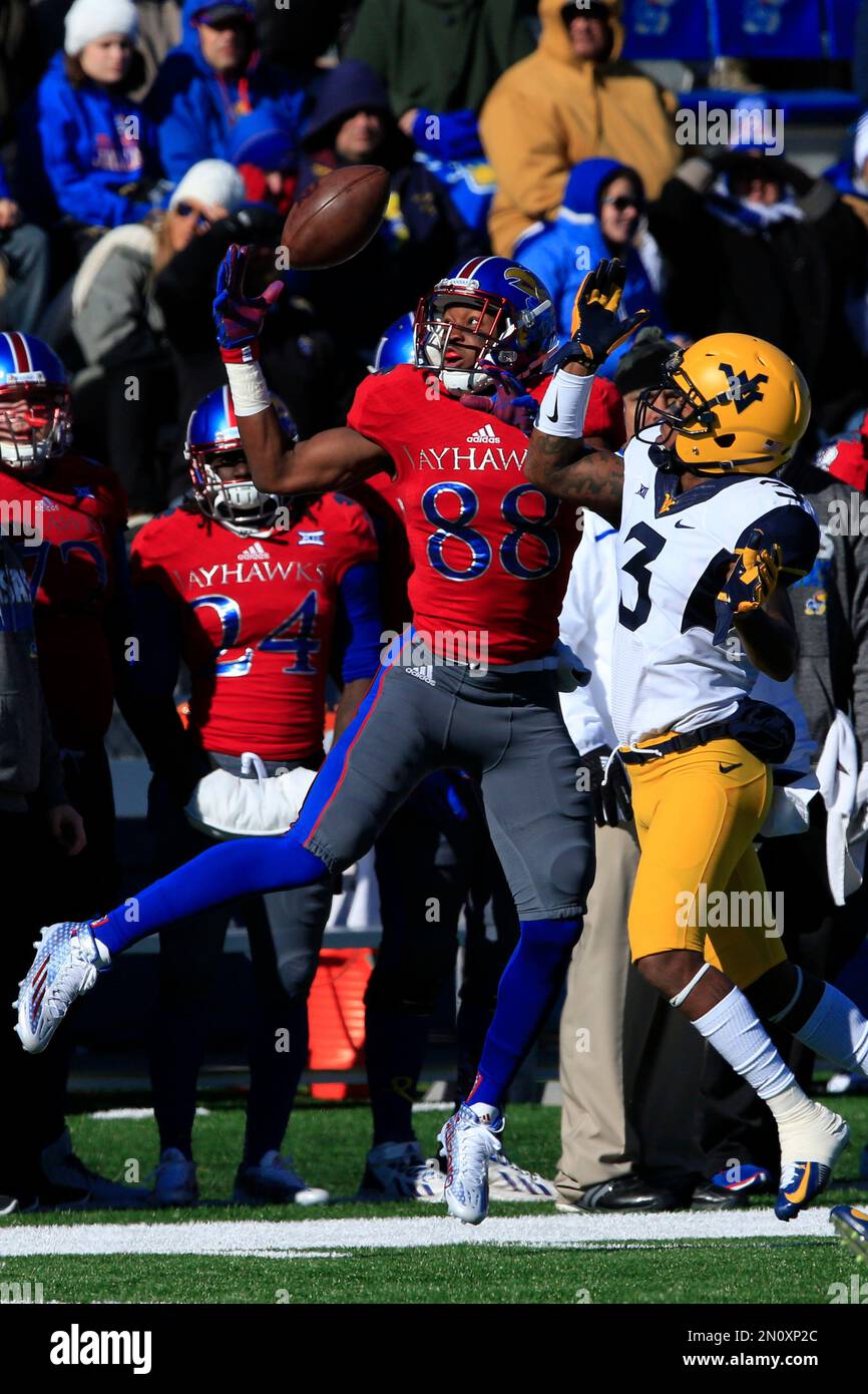 West Virginia cornerback Ricky Rumph (3) breaks up a pass intended for ...