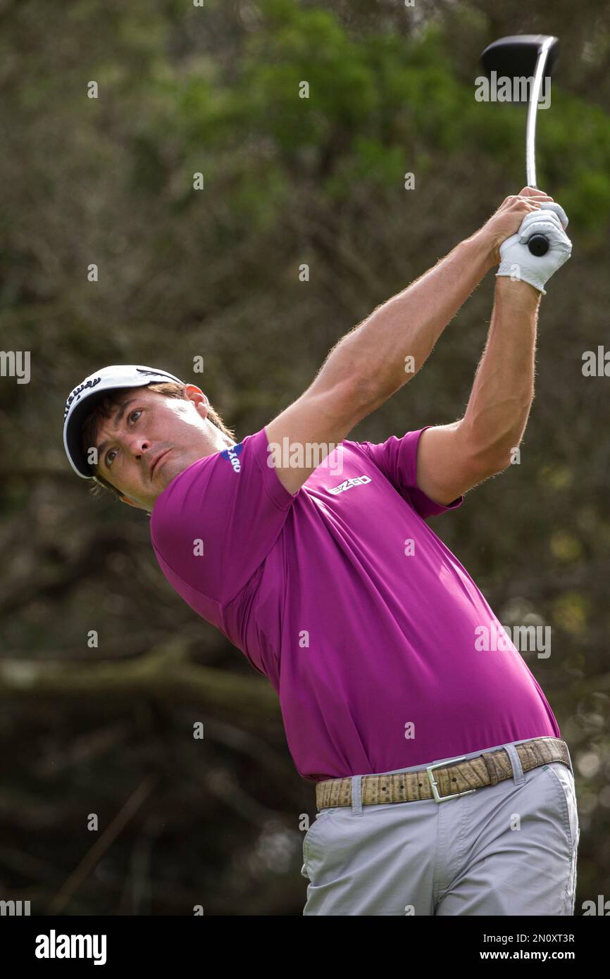 Kevin Kisner hits off the second tee on the Seaside Course at the Sea ...