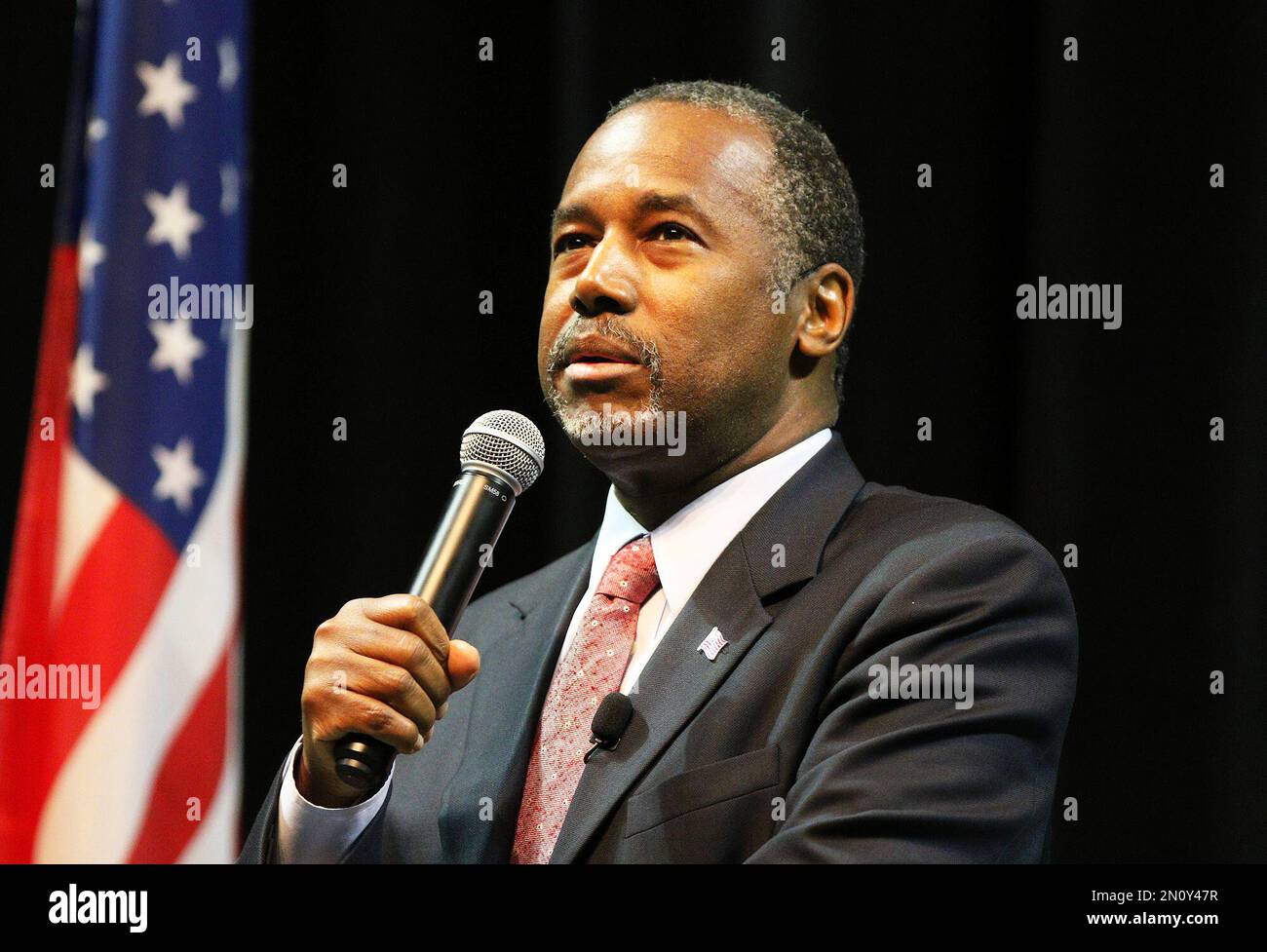 Republican presidential candidate Dr. Ben Carson speaks to supporters ...