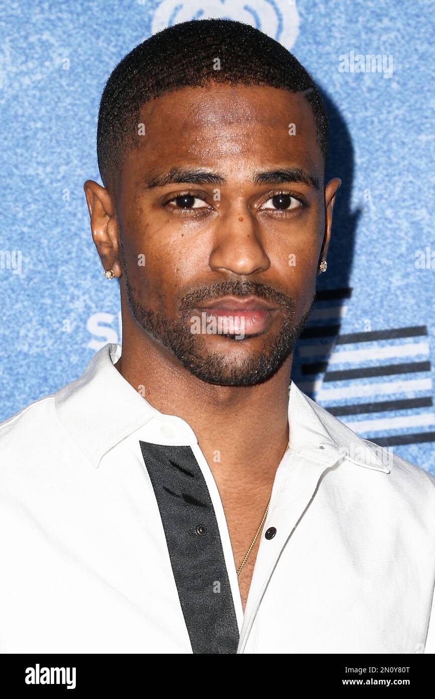 Big Sean poses backstage at the Shining a Light: A Concert for Progress ...