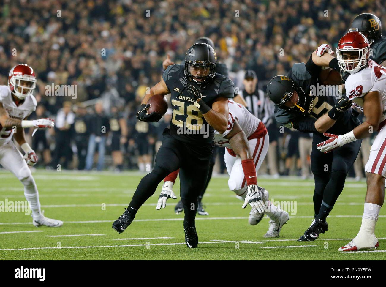 Baylor running back Devin Chafin (28) sprints for the end zone carrying ...