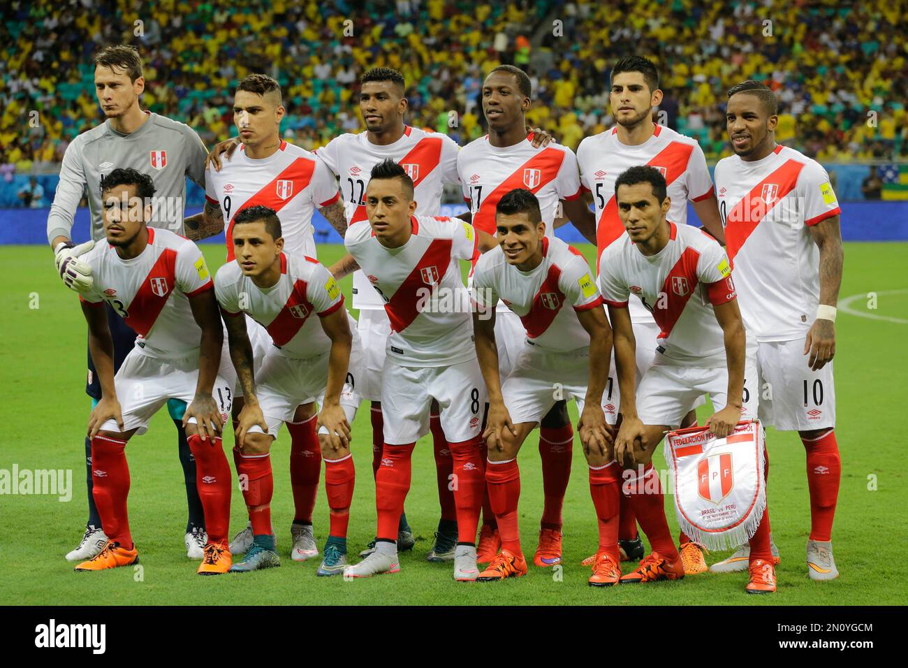 Peru's national soccer team poses for a photo before a 2018 World Cup ...