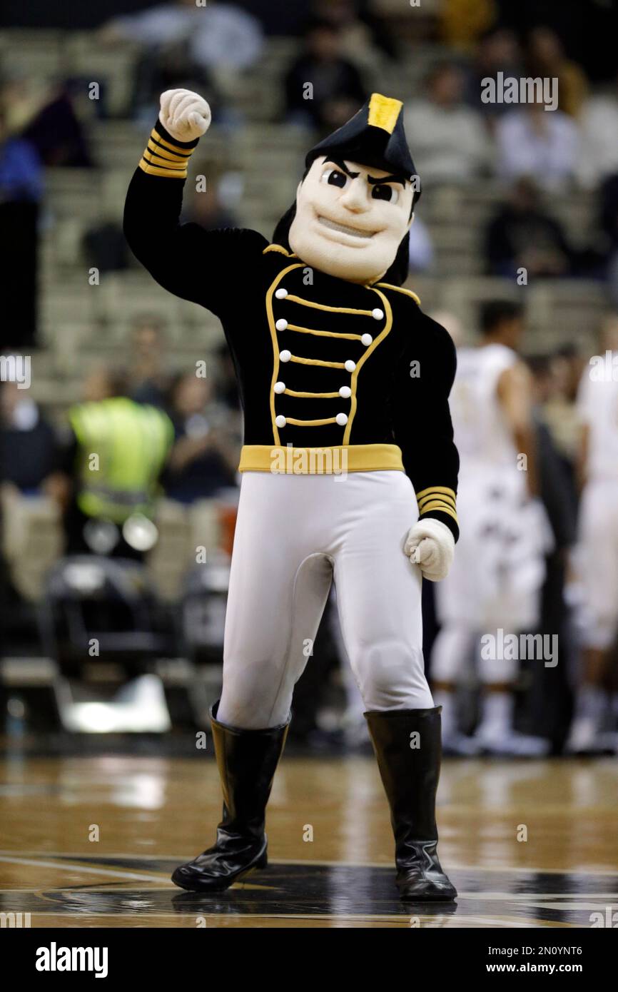 The Vanderbilt mascot performs in the first half of an NCAA college ...