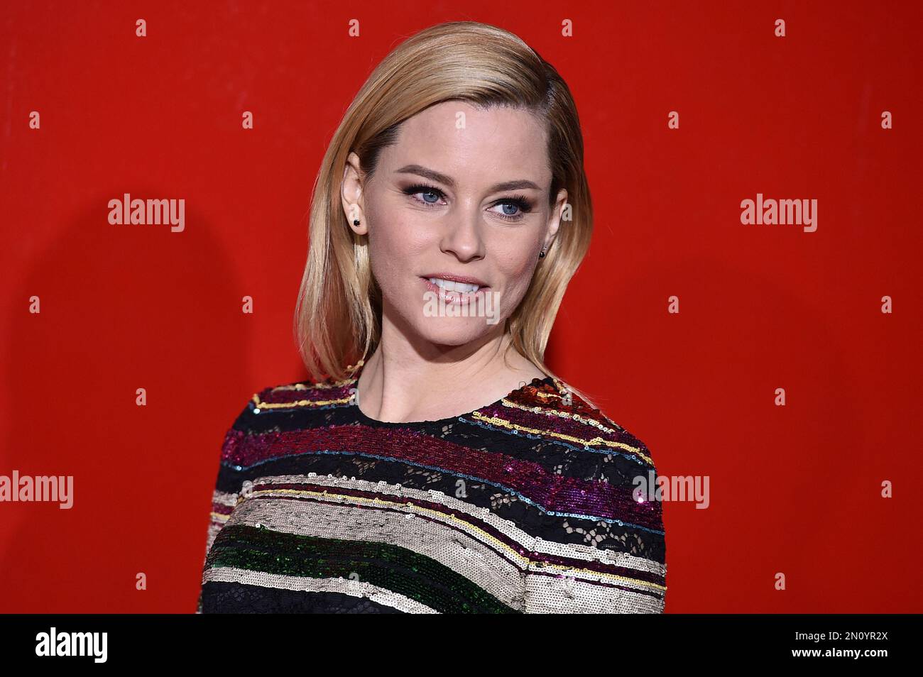 Elizabeth Banks arrives at the Los Angeles premiere of "The Hunger ...