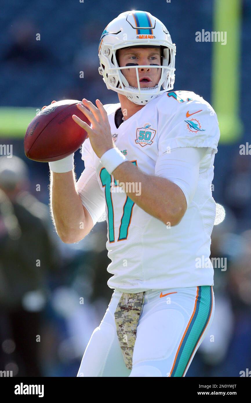 Miami Dolphins quarterback Ryan Tannehill #17 warms up before an NFL ...