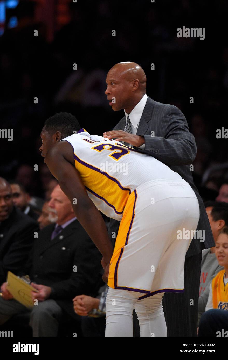 Los Angeles Lakers head coach Byron Scott, right, talks with forward ...